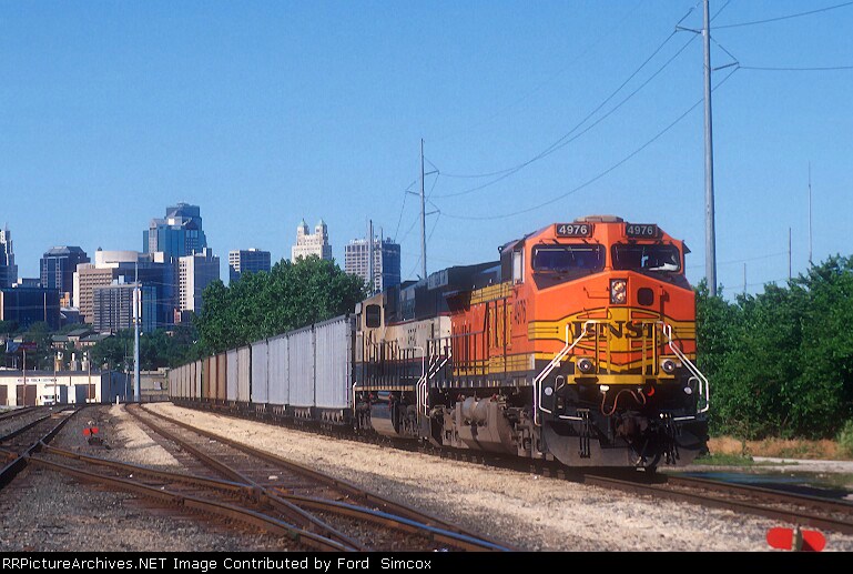 BNSF 4976 @ KCS Milepost 2 2005